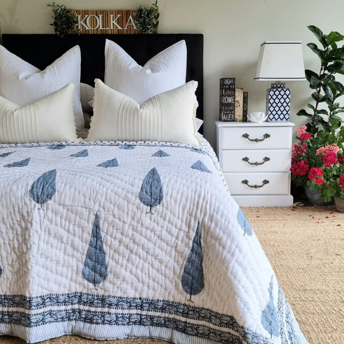 Danoz Direct - Pine Tree Reversible Quilt - Grey (King - 228 cm x 274 ...
